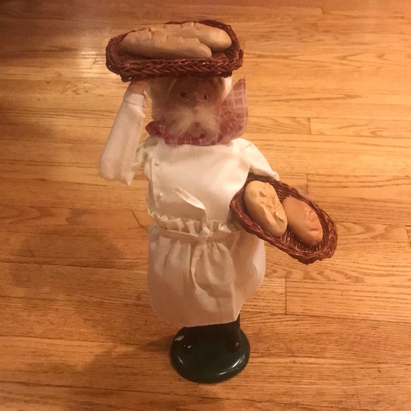 Byers’ Choice | Accents | Byers Choice Bread Baker Statue | Poshmark